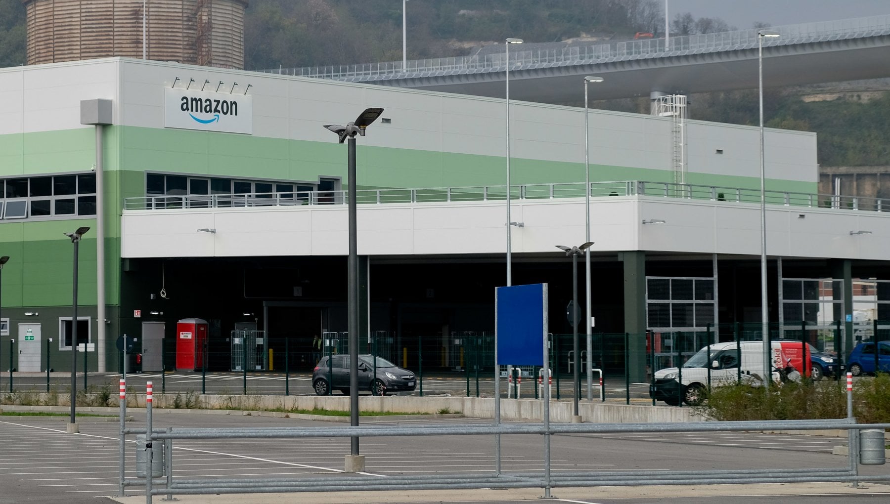 Amazon, dopo Genova i piani del gigante dell'e-commerce in Italia - la ...