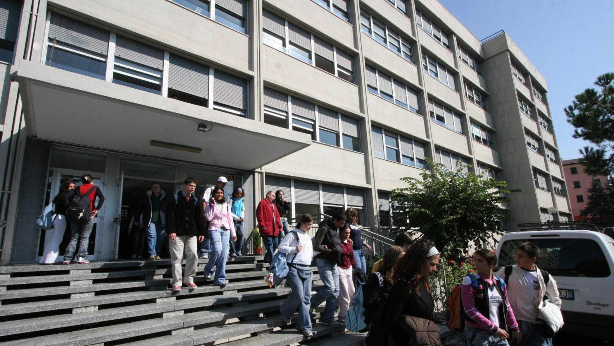 Iscrizioni alle scuole superiori, i primi dati a Genova: tengono i ...