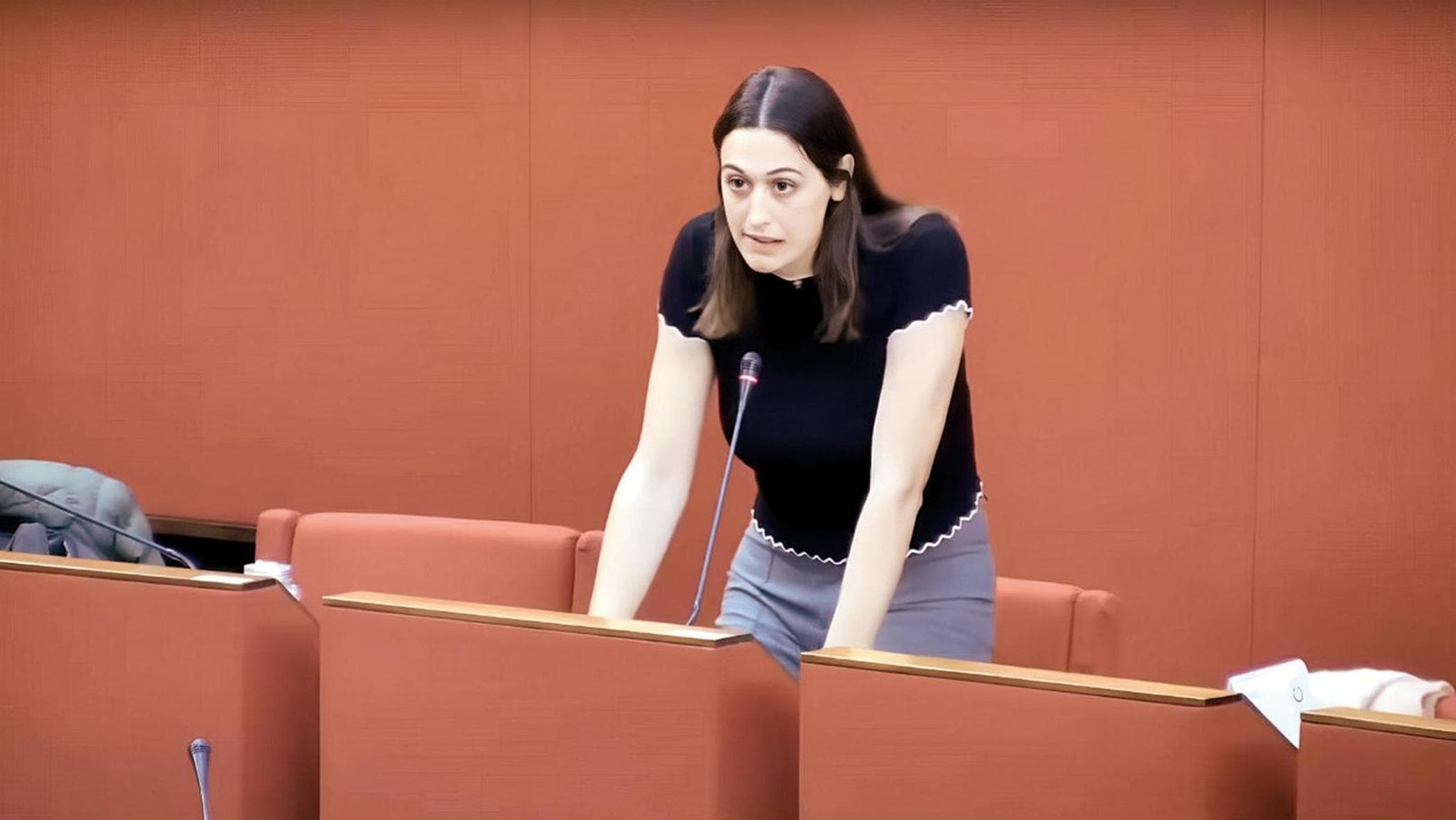 “Violentata a 12 anni”, la consigliera comunale genovese Francesca Ghio ...