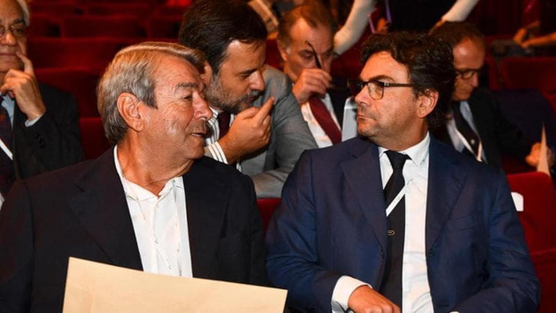 Spinelli jr prosciolto, il gip: “Reati a sua insaputa, il padre Aldo lo ...