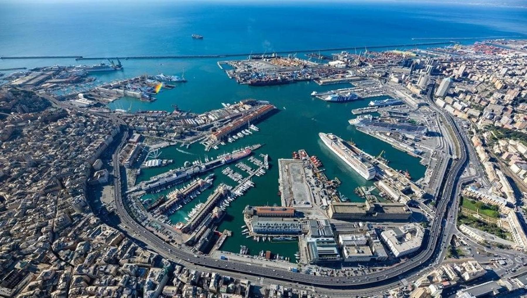 Porti di Genova, Savona e Vado ligure, traffici record - la Repubblica