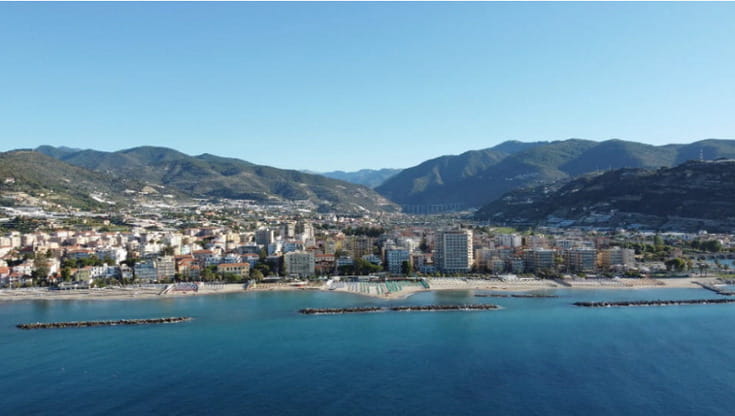 Bandiere blu, Liguria la più premiata, Andora e Taggia le due new entry ...