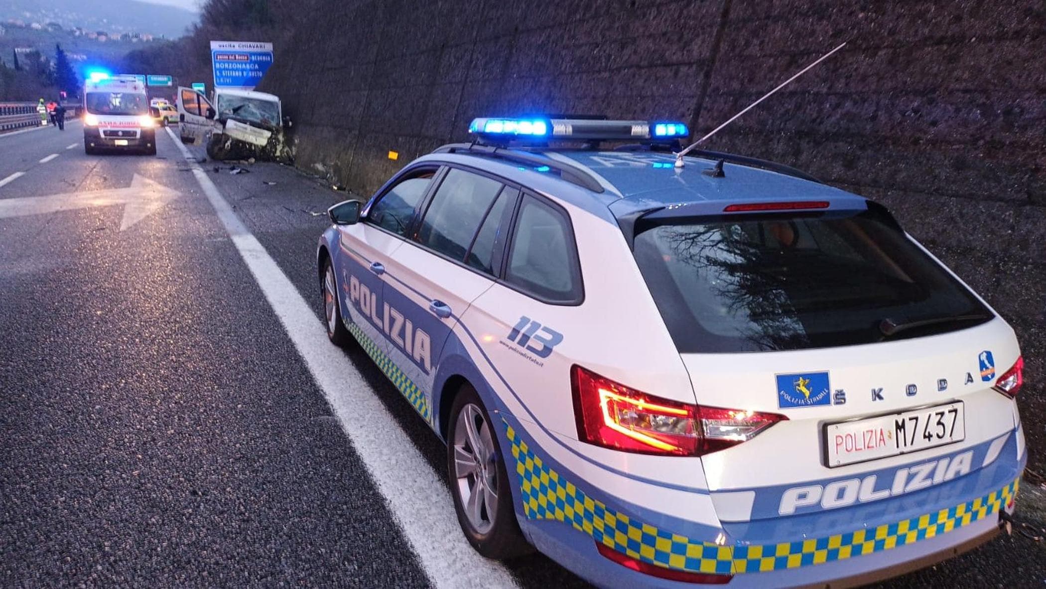 Pullman a fuoco sulla A12, un ustionato lieve - la Repubblica