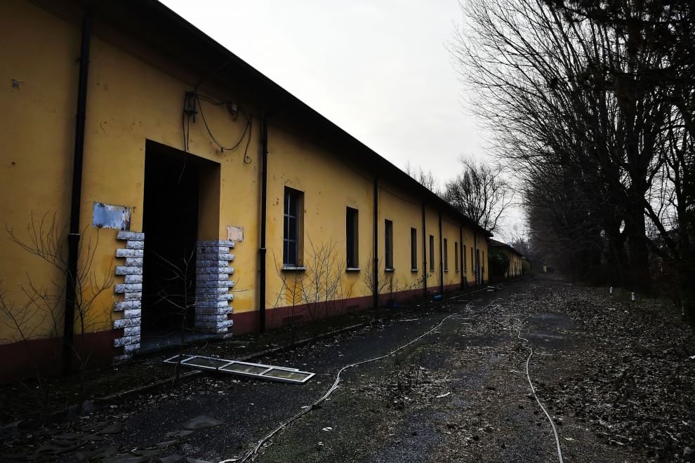 Milano, la caserma Mameli occupata dagli anarchici - la Repubblica