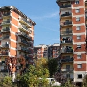 Bergamo, iniziata la demolizione delle torri di Zingonia - la Repubblica
