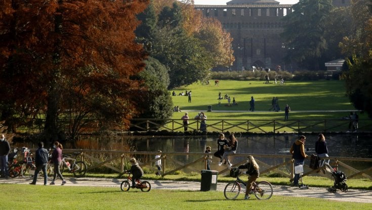 Noi a intubare le persone e la gente al parco Sempione - la Repubblica