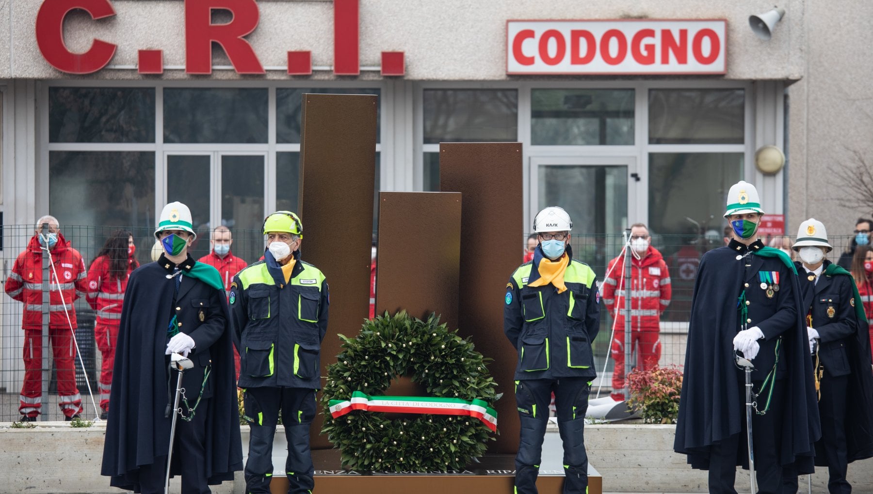 A Codogno il memoriale per le vittime del Covid: la commozione un anno ...