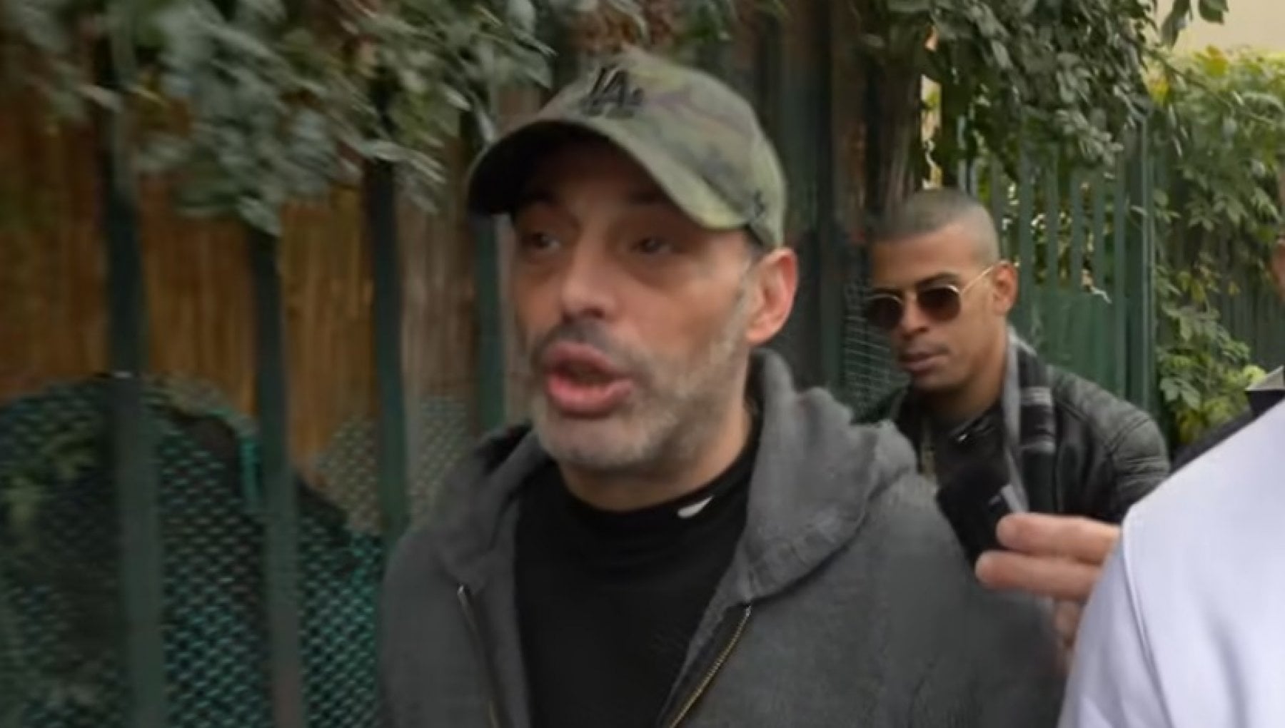 La guerra dei rapper a San Siro tra risse e pistole davanti ai bambini ...