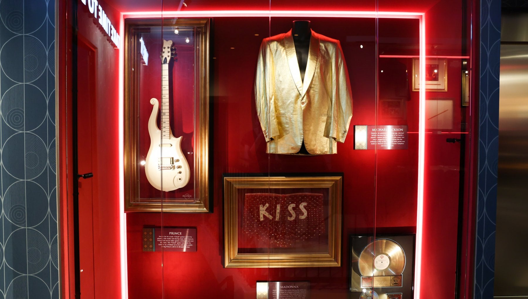Hard Rock Cafe aperto a Milano: in via Dante la giacca di Michael ...
