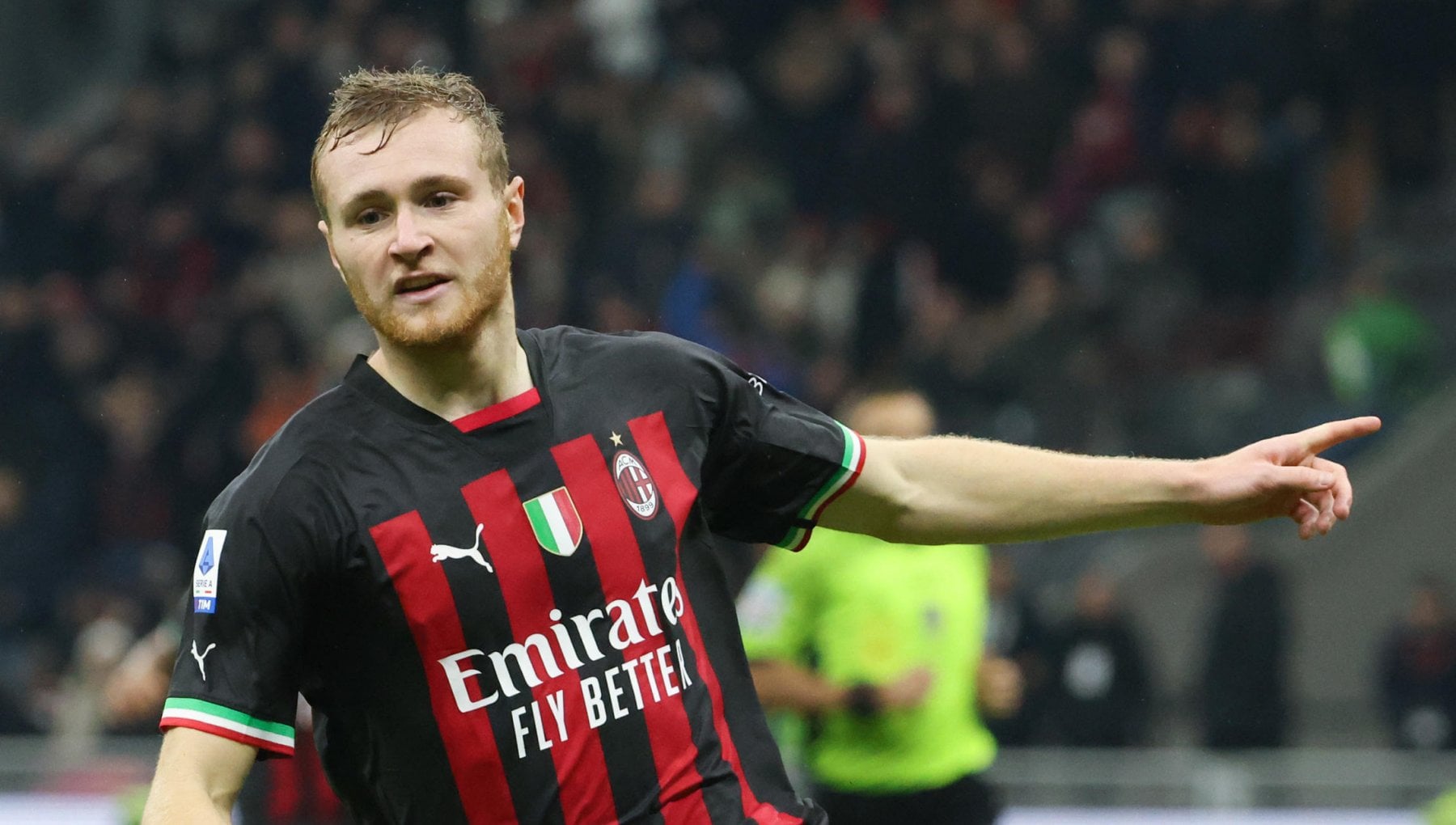 Il centrocampista rossonero Pobega fa goal all'università: si laurea in ...