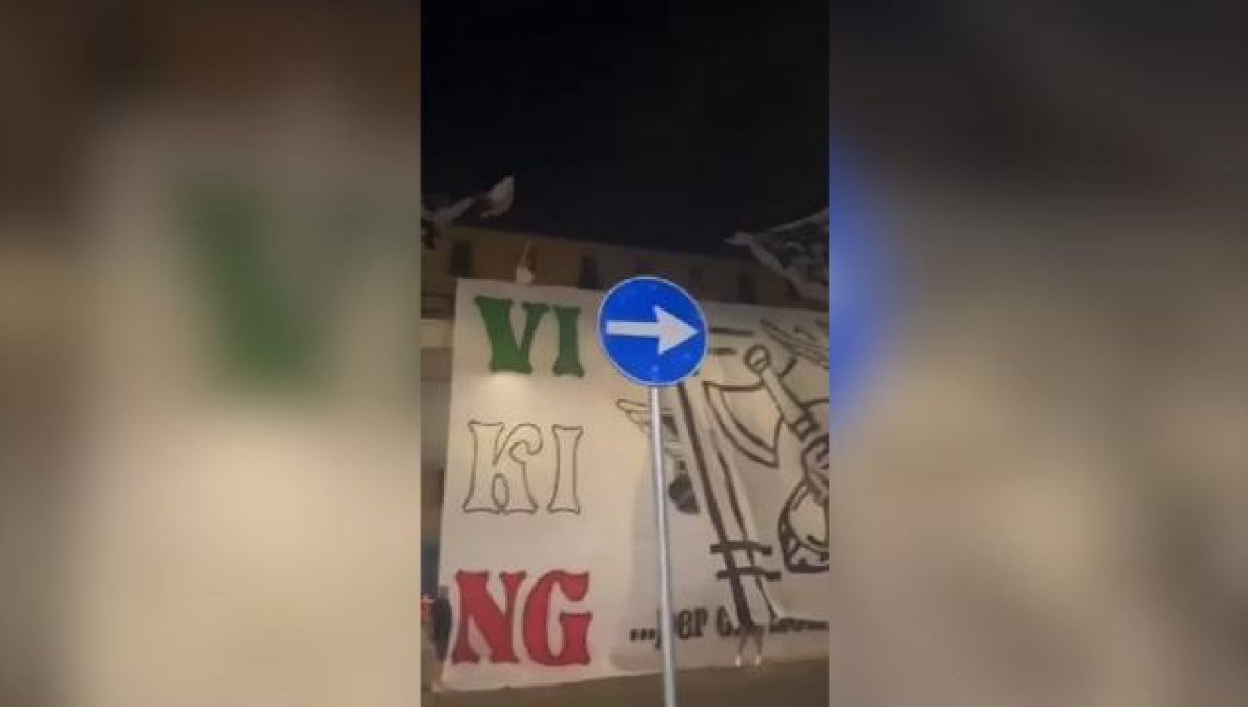 Cori fascisti e fuochi d’artificio: gli ultras Viking della Juve ...