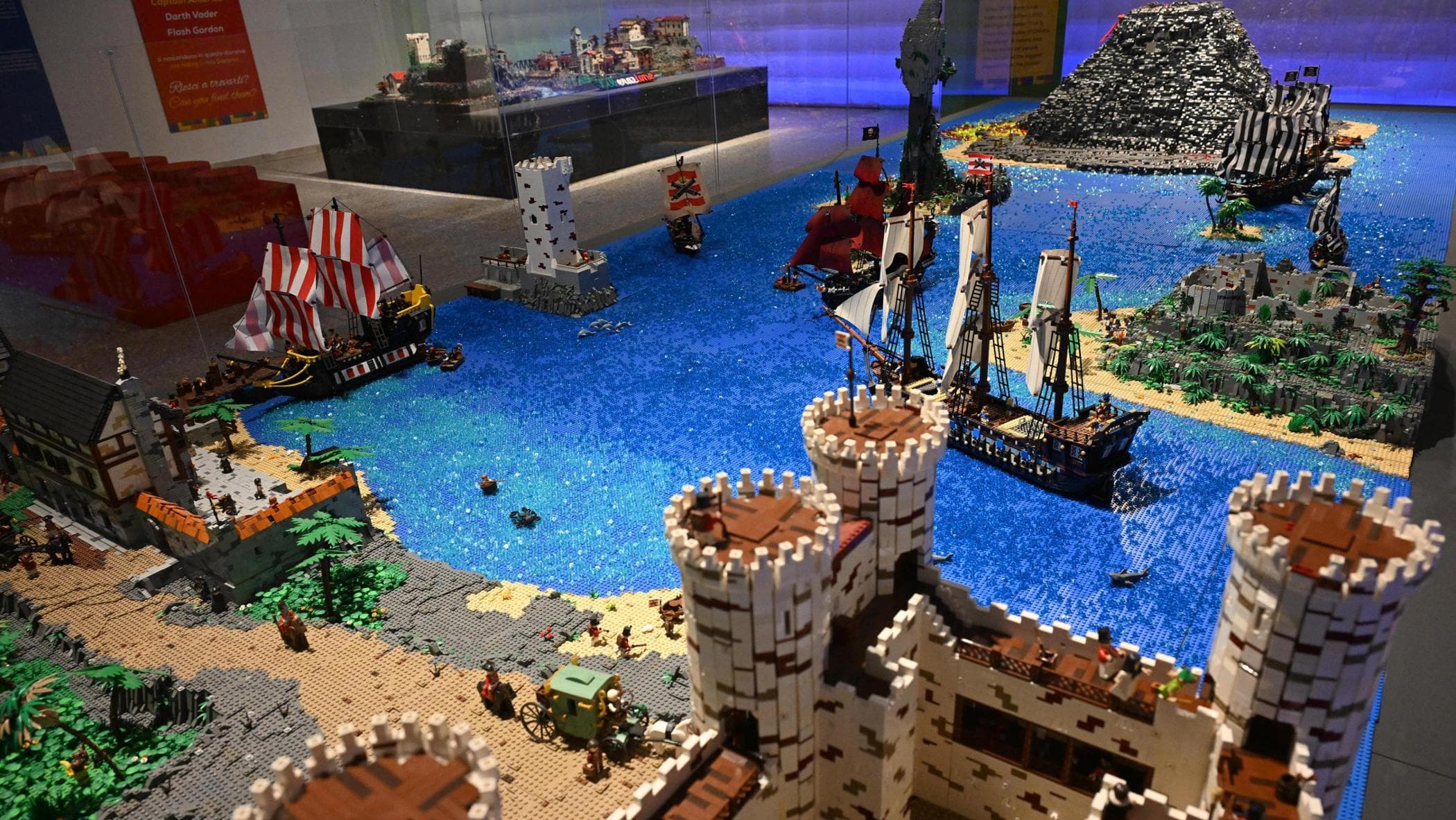 La grande storia ricostruita con i Lego: al Museo della Permanente a ...