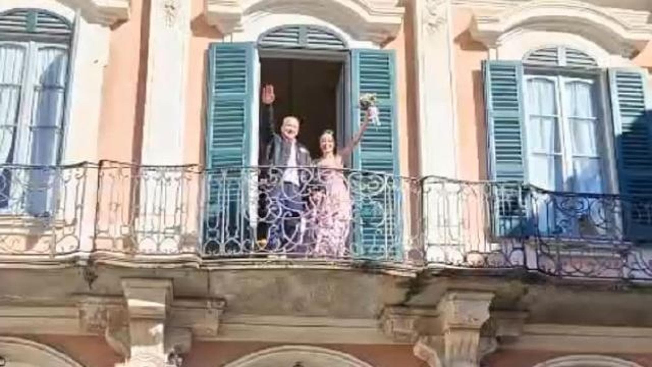 A Varese matrimonio con saluti romani nella sede del Comune: a ...