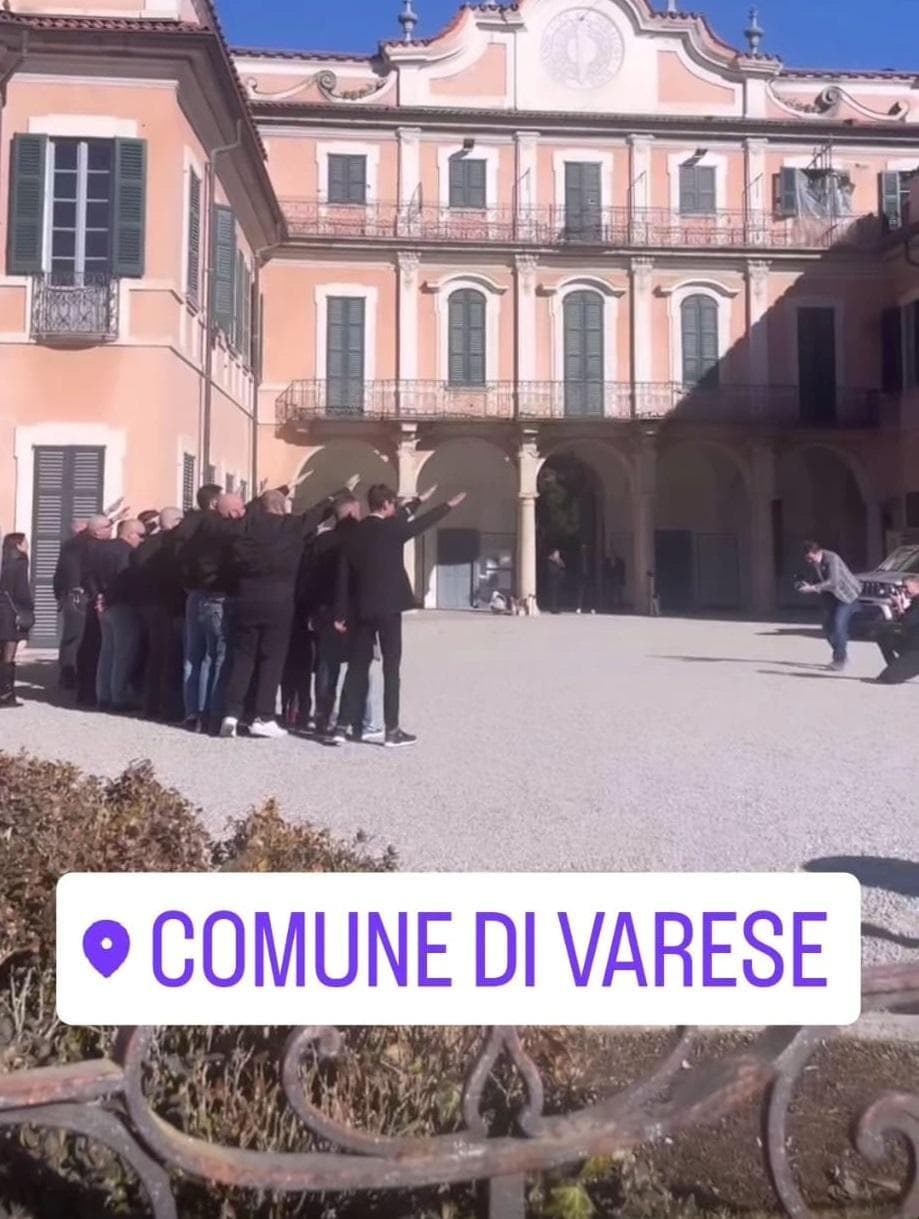 A Varese matrimonio con saluti romani nella sede del Comune: a ...