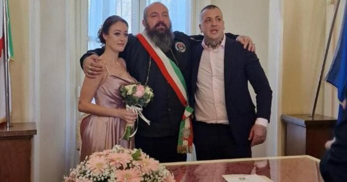 A Varese matrimonio con saluti romani nella sede del Comune: a ...
