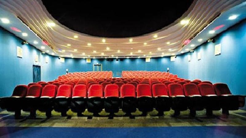 Il cinema Plinius, dove debuttò Totò al Nord, cambia volto: ad agosto ...