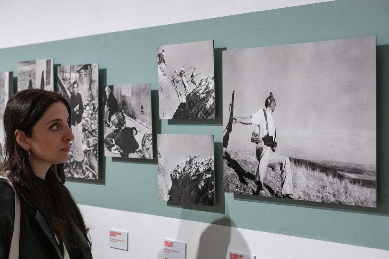Robert Capa, l’uomo dietro l’obiettivo: scatti dal mondo del fotografo ...