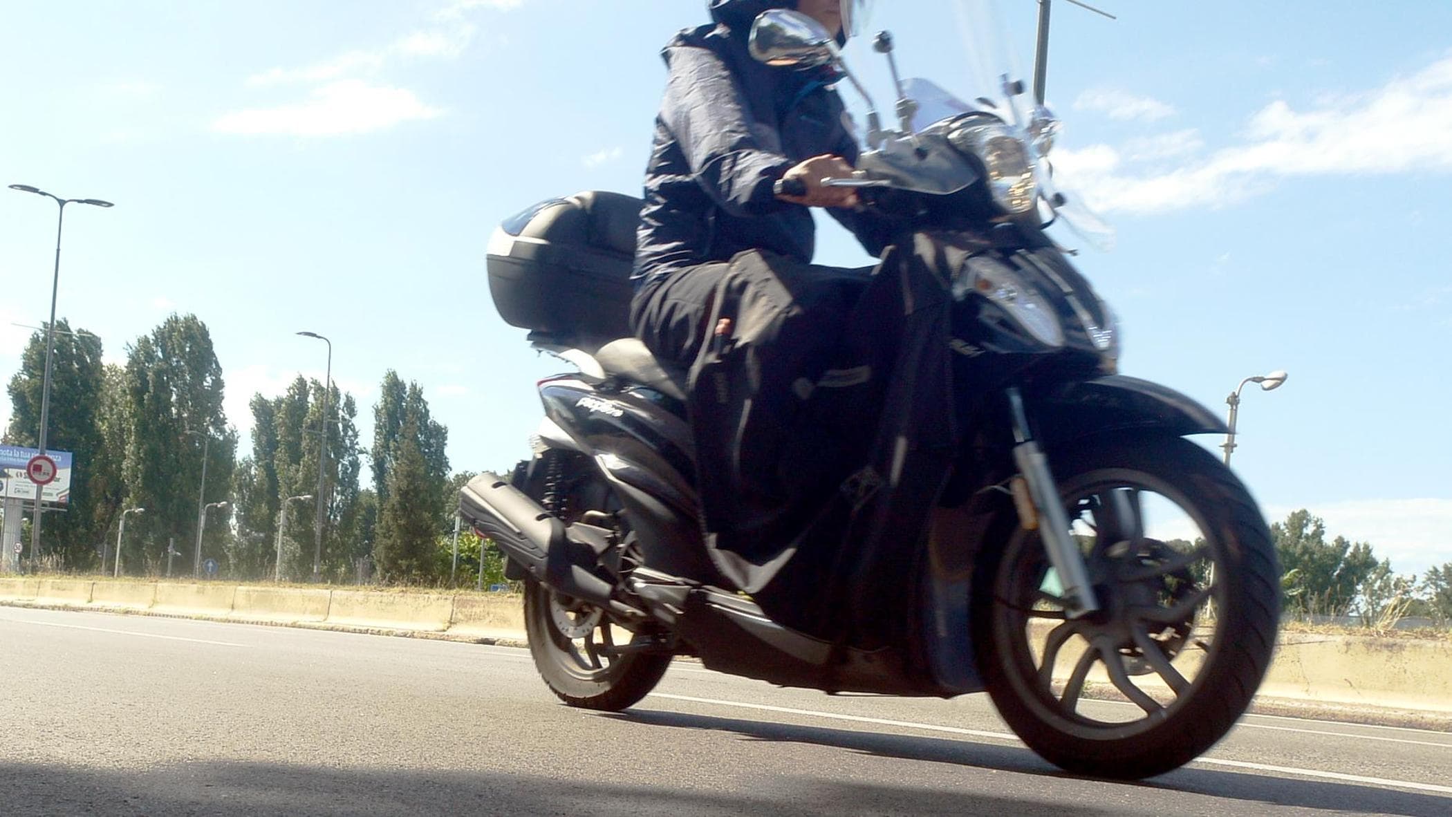 Esce di strada con lo scooter regalo per i suoi 18 anni: Matilda Agnesi ...