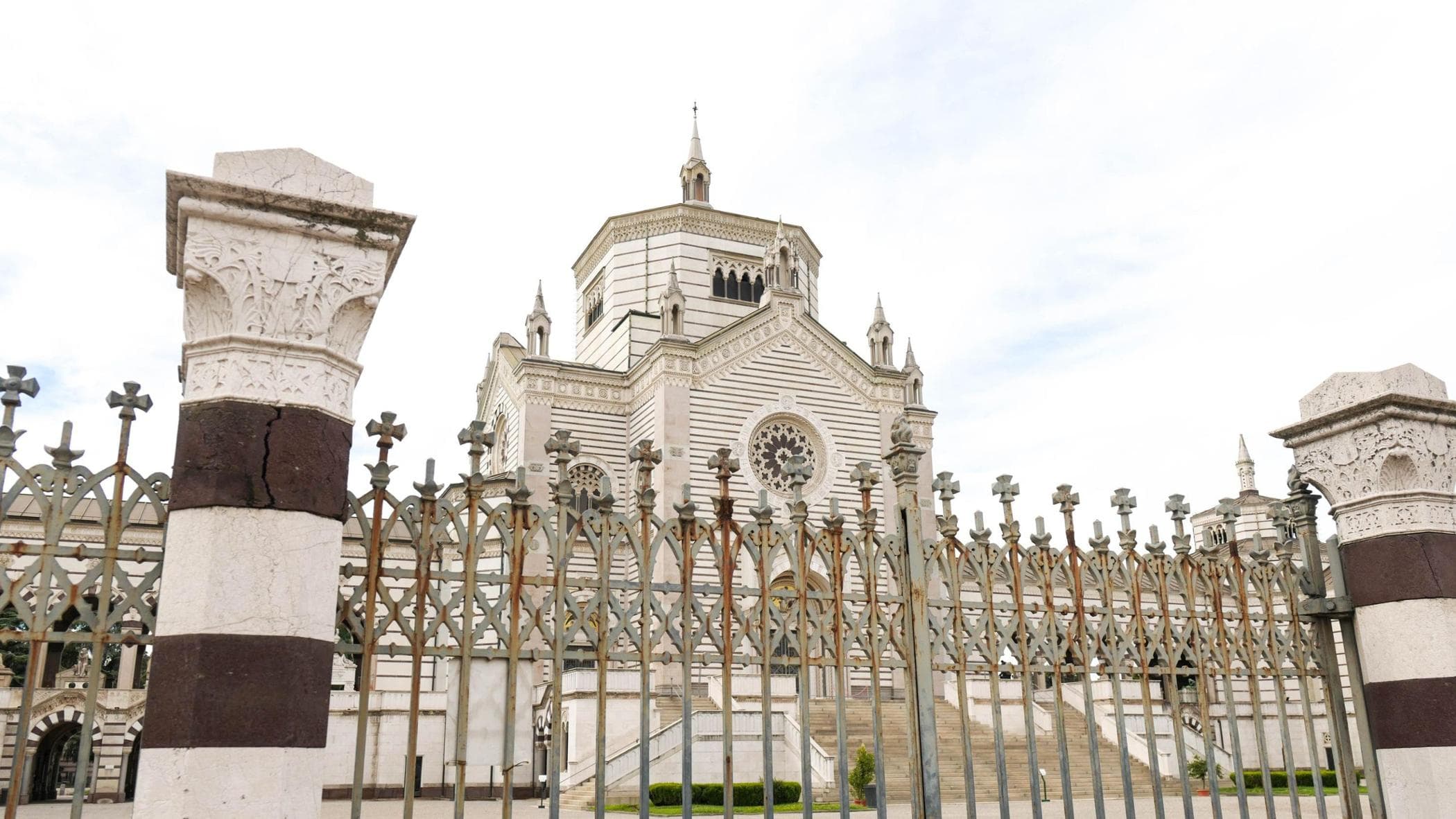Cimiteri di Milano: dal Monumentale al Maggiore a quello di Muggiano ...