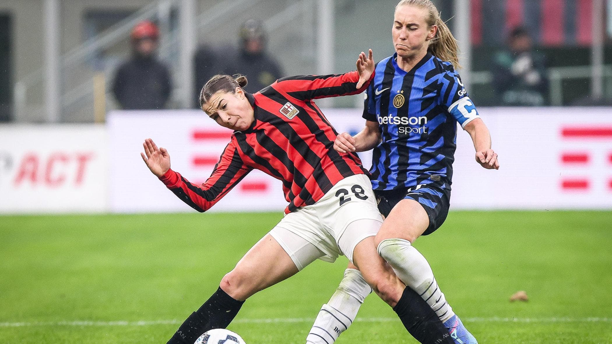 Nadia Nadim, dalla fuga dai talebani al gol a San Siro: la prima donna ...