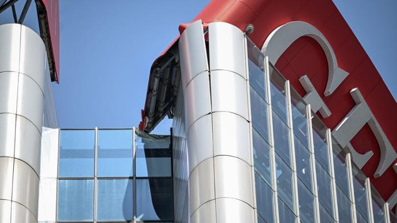 Milano, crolla l'insegna Generali dal grattacielo di Citylife: cos'è ...