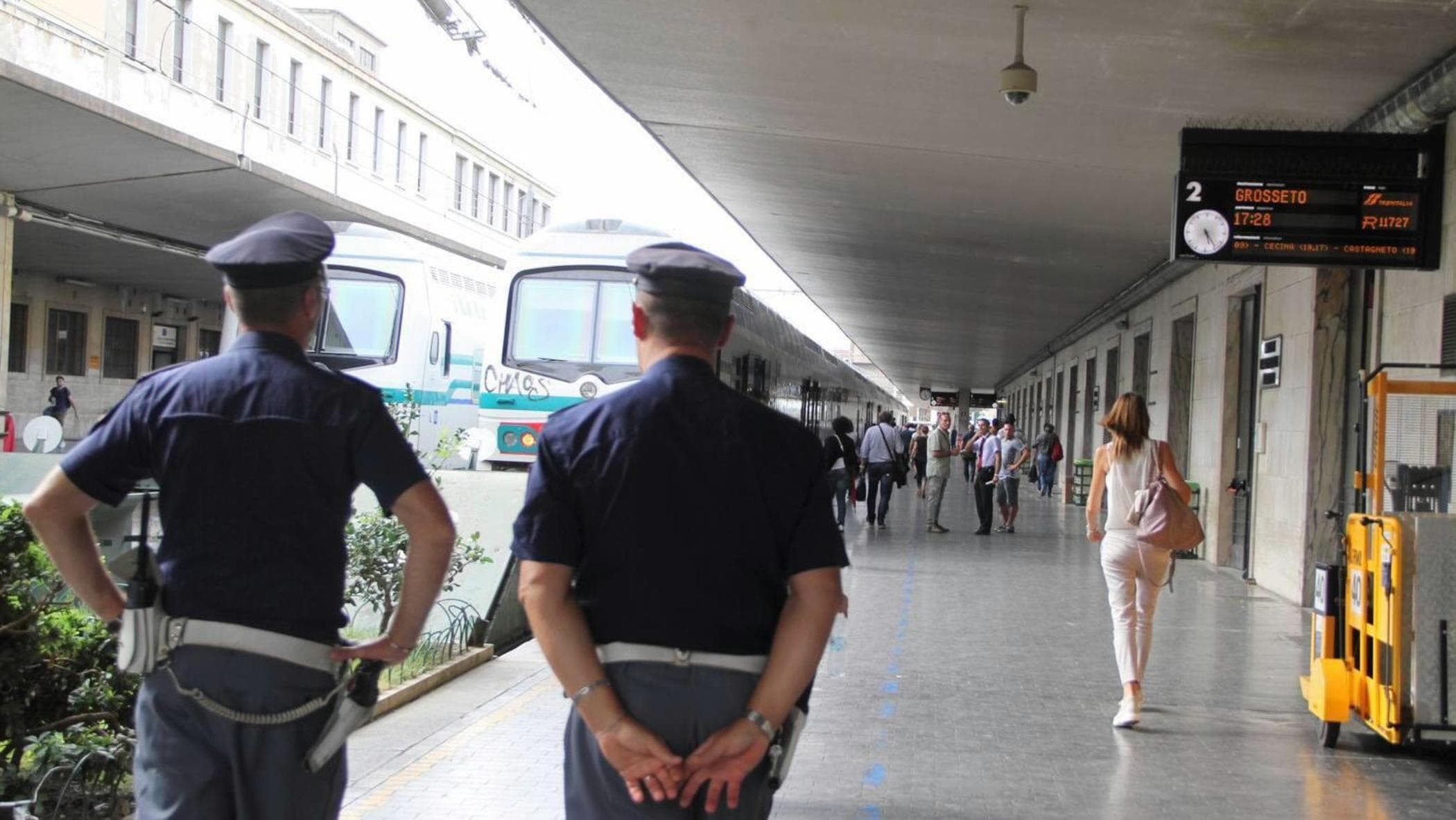 Paura sul treno per Milano Bovisa, rapinato e accoltellato turista ...