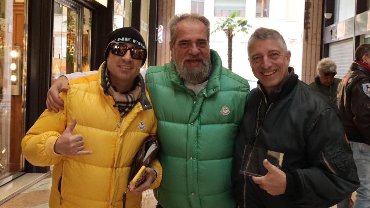 Il raduno dei Paninari a Milano: “Gli anni Ottanta sono uno stile di ...