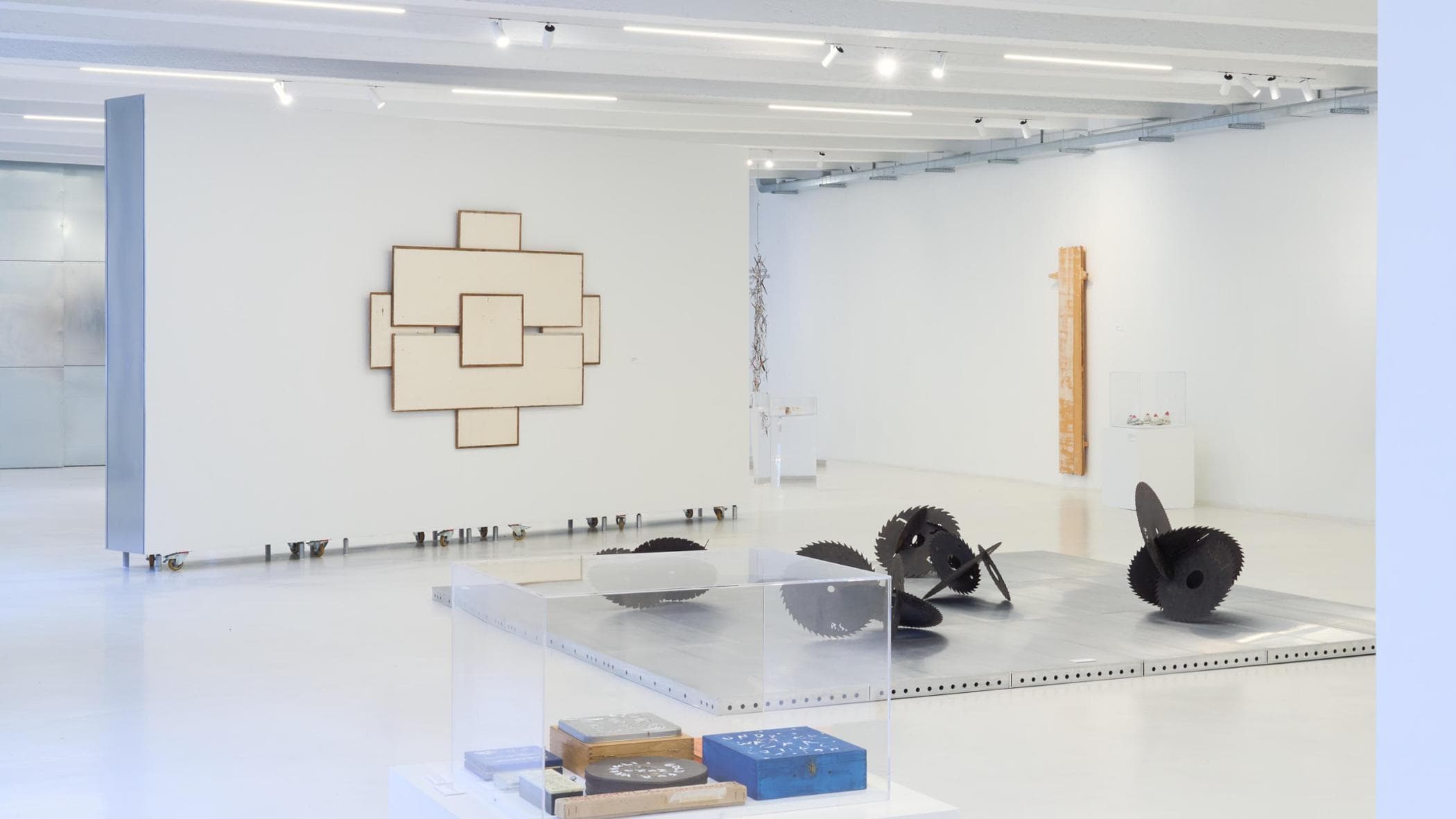 Bernhard Schobinger, i gioelli fatti con gli scarti diventano arte - la ...