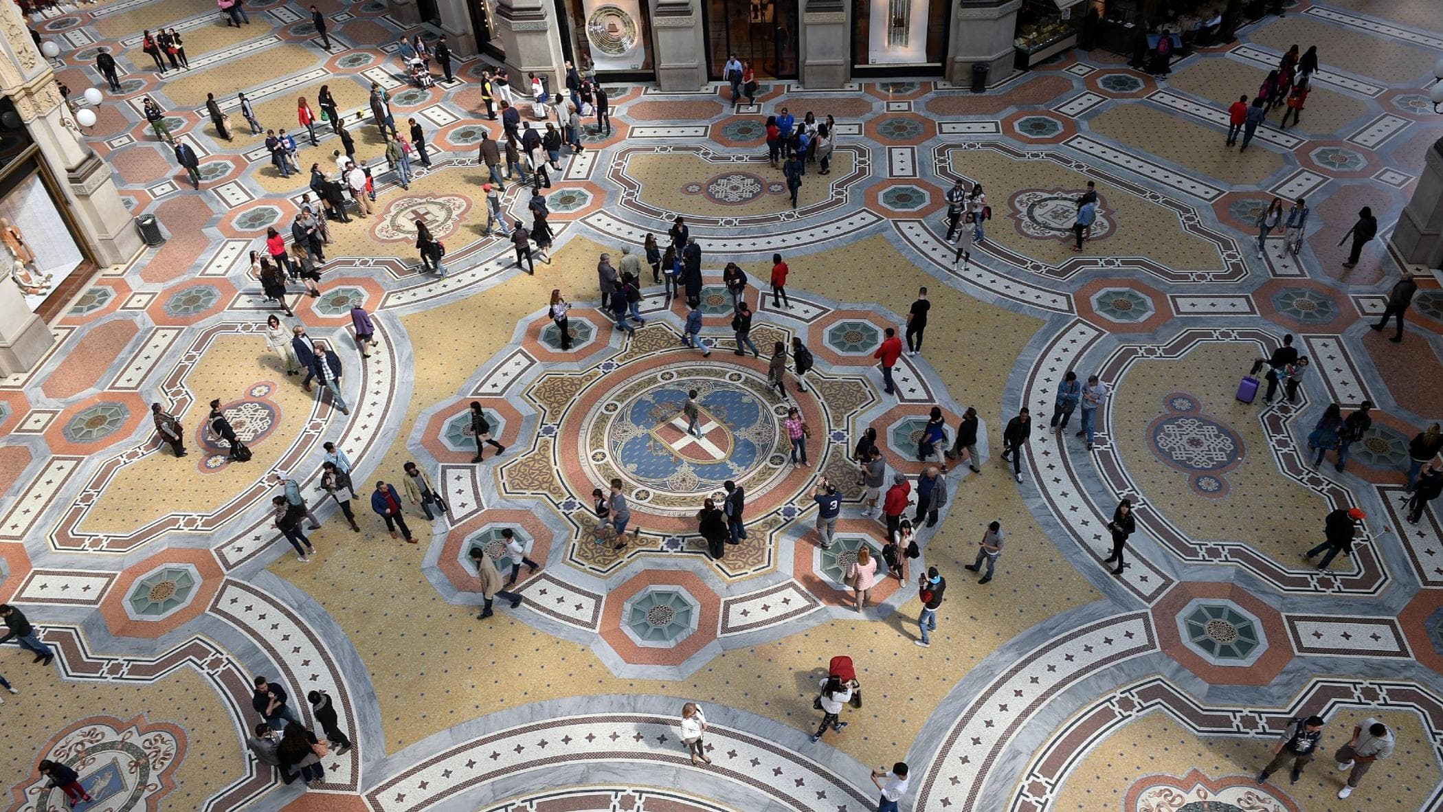 Sold out la Galleria dei record: Stroili e Piumelli si aggiudicano le ...