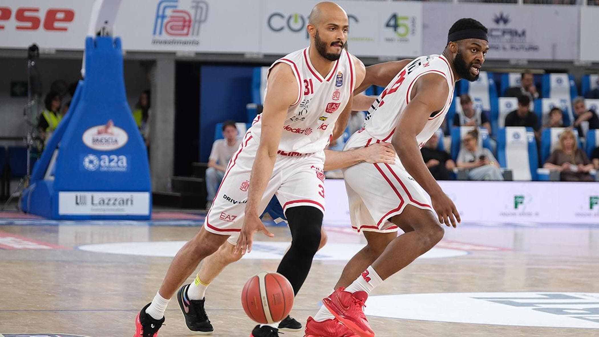 Basket, l’Olimpia cede a Brescia dopo il testa a testa: Gara 2 alla ...