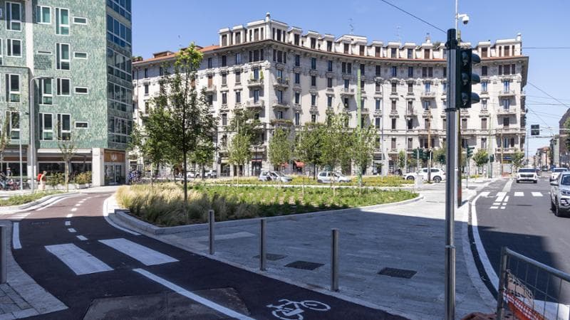 Spazio pedonale, alberi e bici: con la fine del maxi cantiere piazza ...