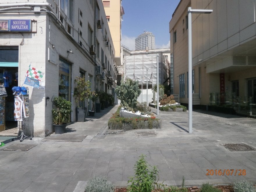 La traversa di via Cristoforo Colombo, restyling abusivo - la Repubblica