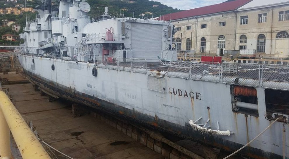 "Ardito" e "Audace", due glorie della Marina italiana demolite in ...