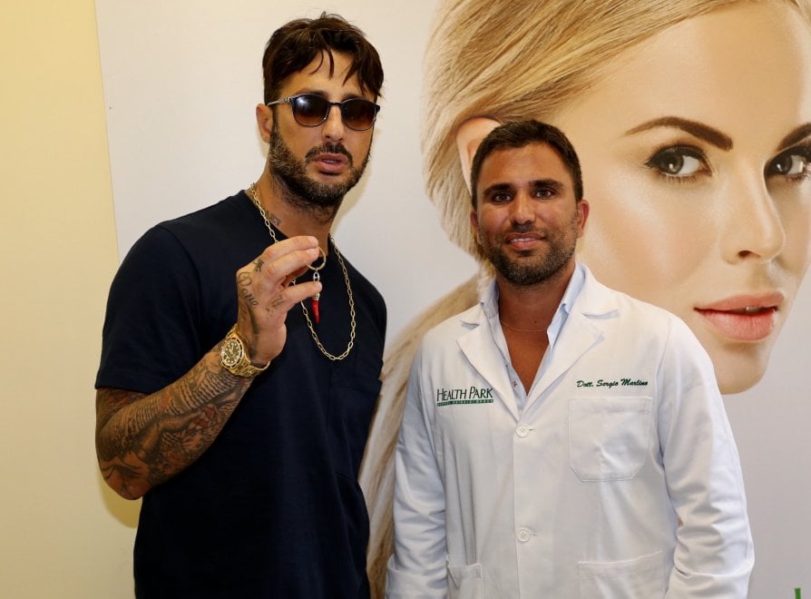 Cornetto anti sfiga per Fabrizio Corona - la Repubblica