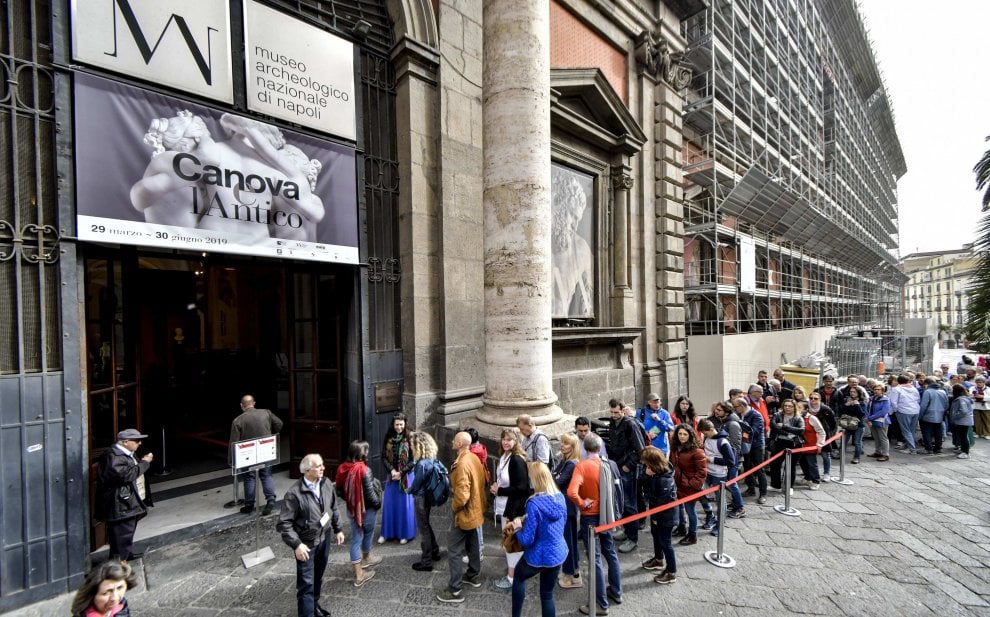Napoli, file nei musei: boom per Canova e Caravaggio - la Repubblica