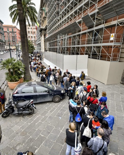 Napoli, file nei musei: boom per Canova e Caravaggio - la Repubblica