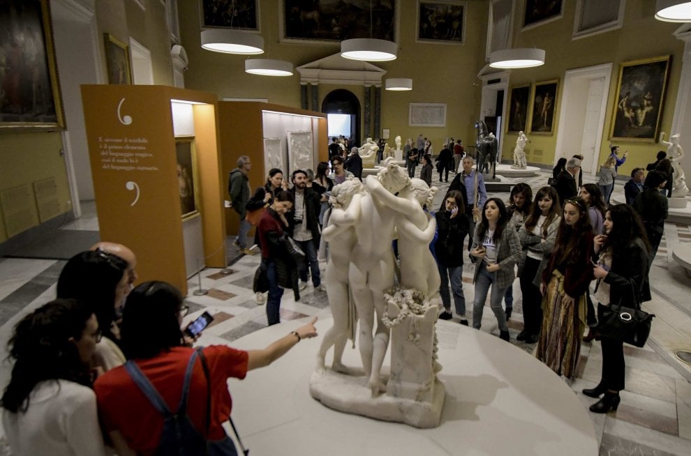Napoli, file nei musei: boom per Canova e Caravaggio - la Repubblica