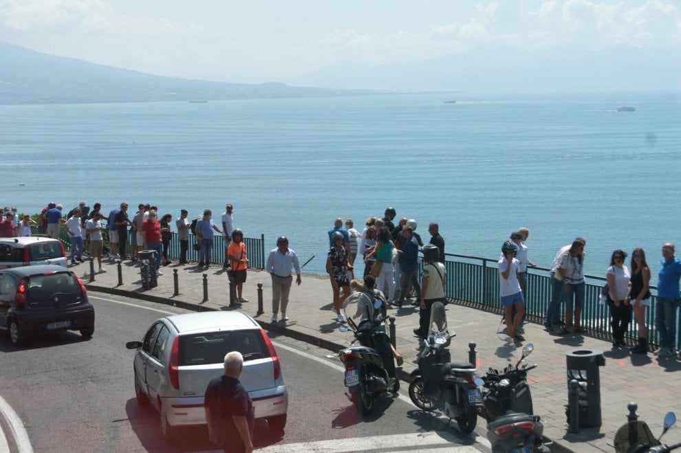 Napoli, via Petrarca, le immagini dell'incidente - la Repubblica
