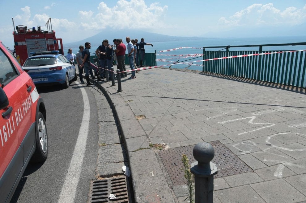 Napoli, via Petrarca, le immagini dell'incidente - la Repubblica