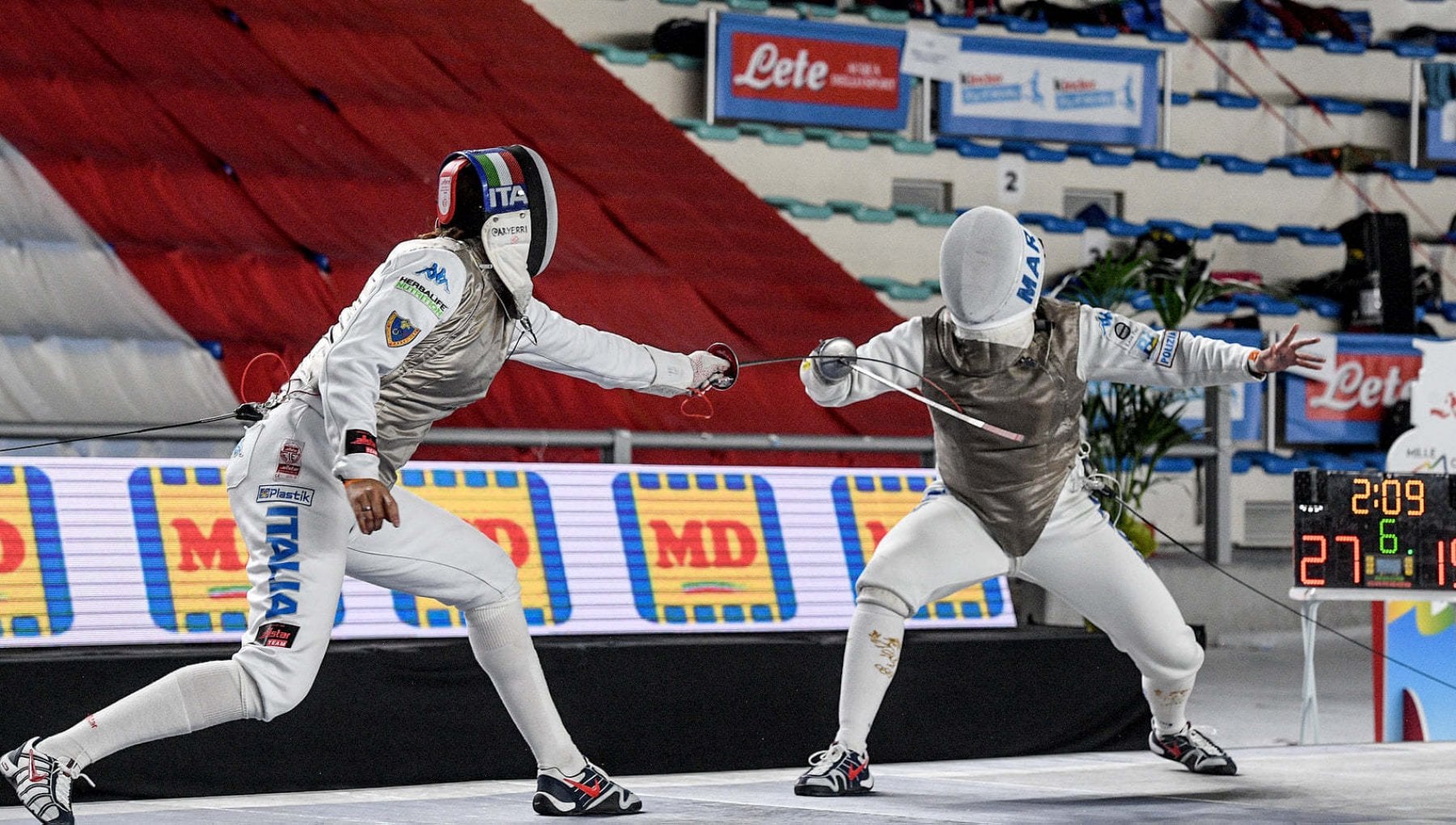 Campionati di scherma a squadre, spettacolo in pedana al Palavesuvio ...