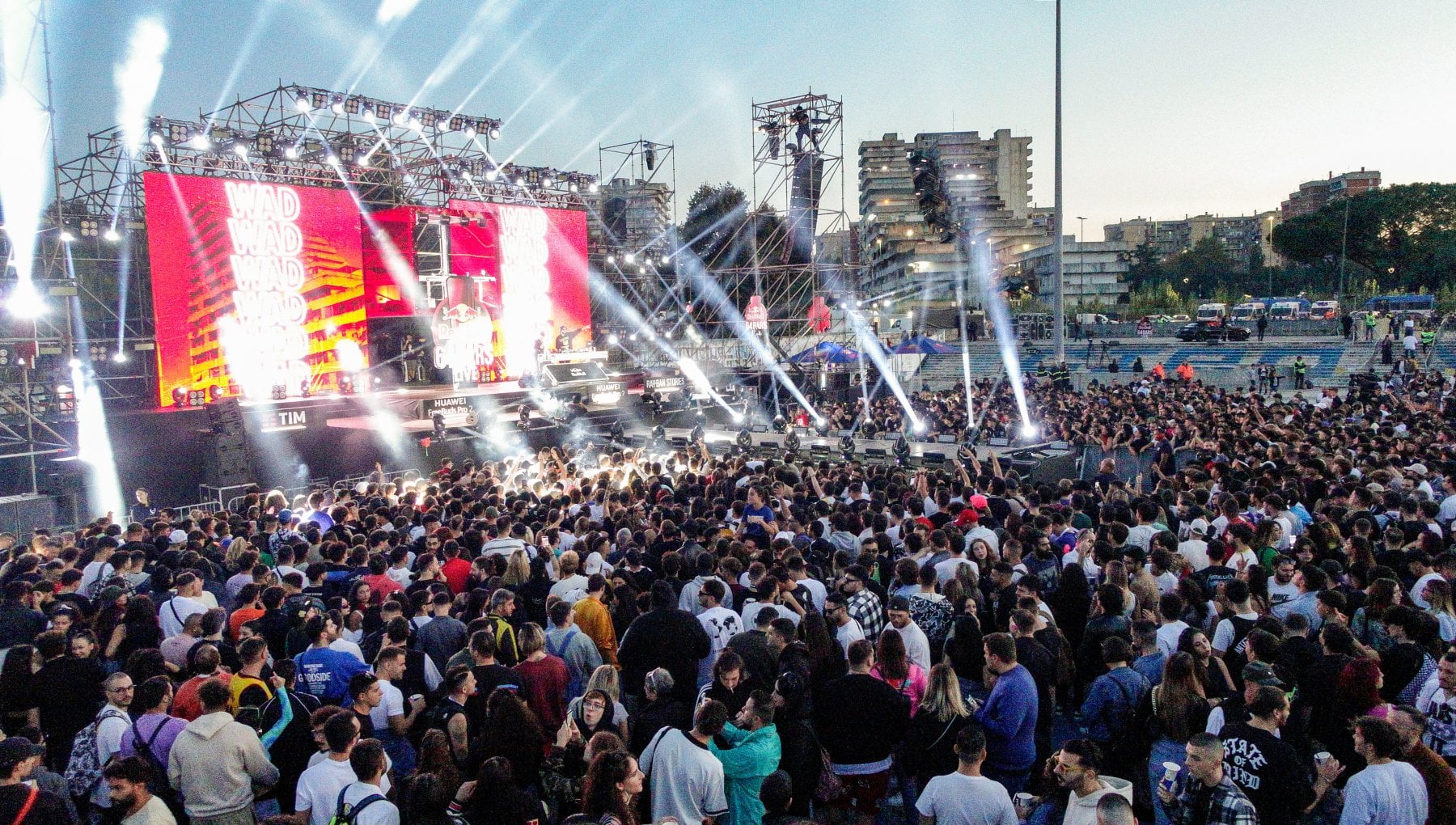 Scampia, i principi del rap e del pop in concerto: è festa con la ...