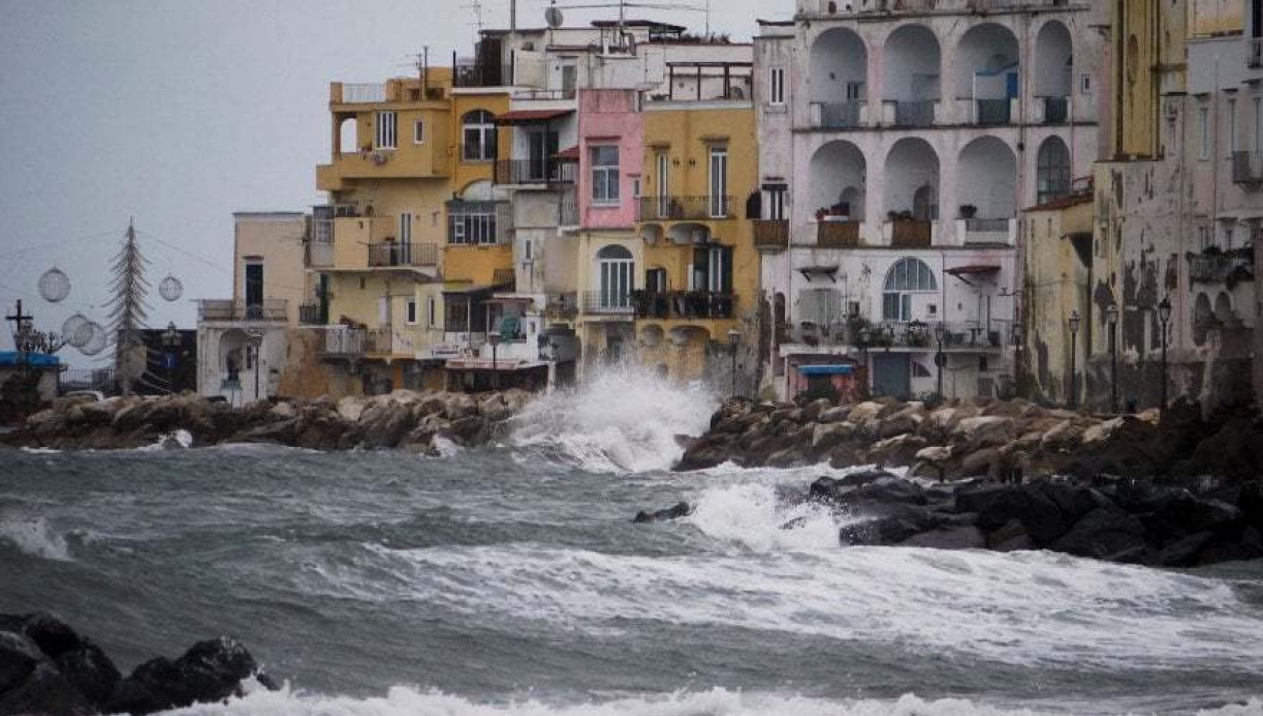 Maltempo: aliscafi fermi per Ischia e Procida - la Repubblica