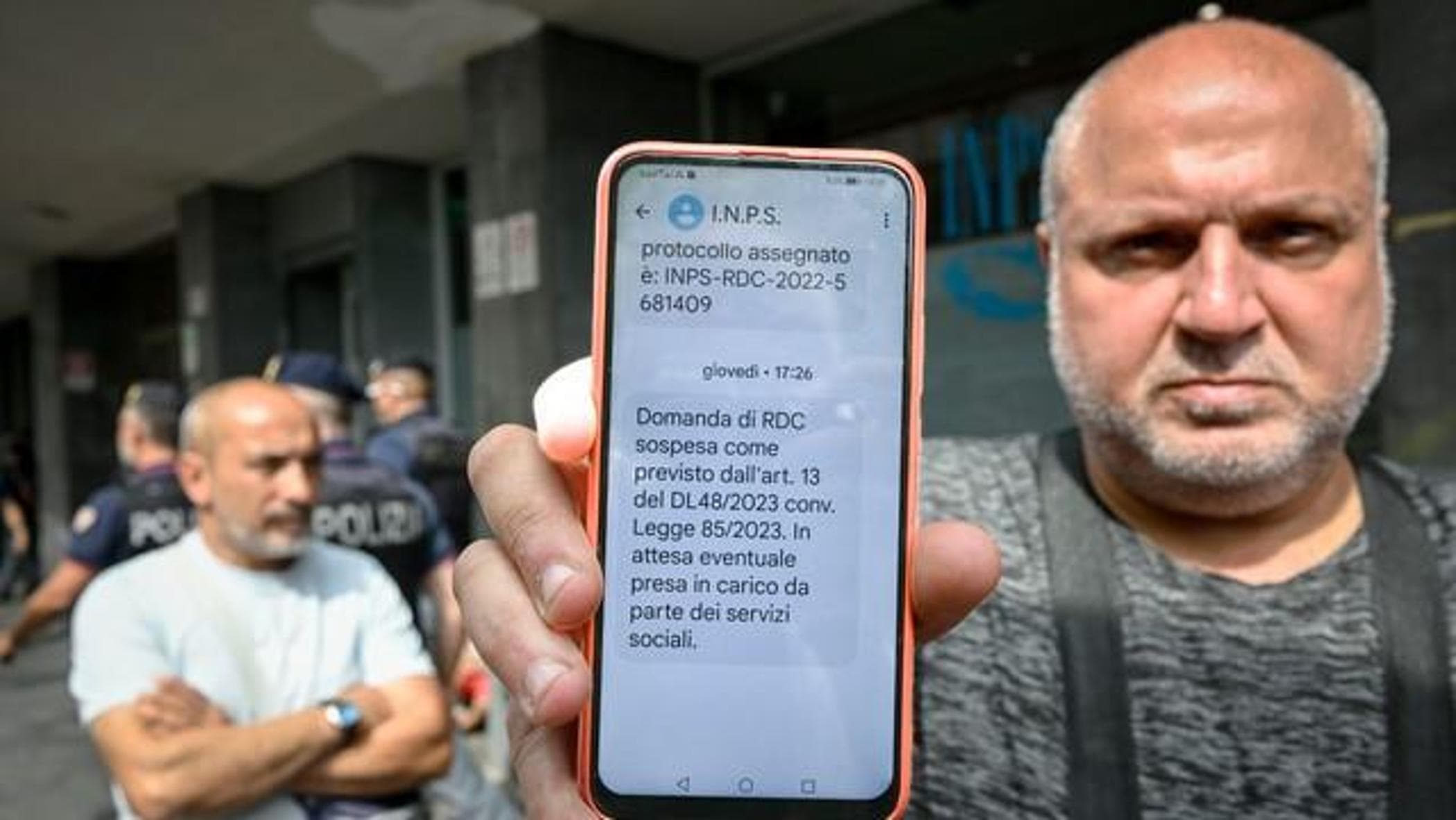 De Luca, “Sms su stop del reddito creano un trauma sociale” - la Repubblica