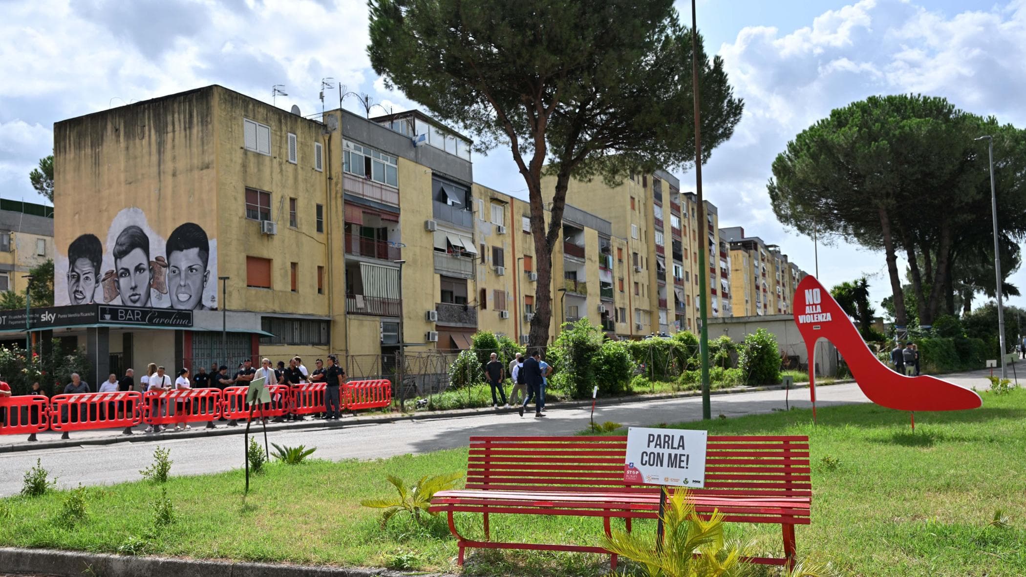 Quartieri-ghetto, gli errori della sinistra urbanistica a Napoli - la ...