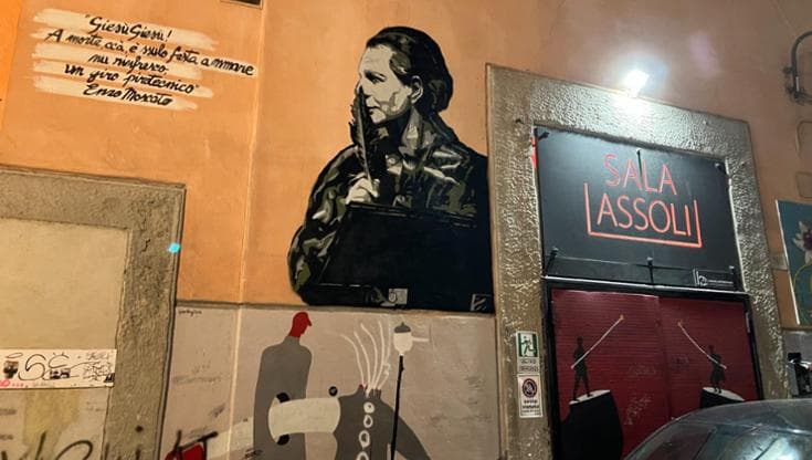 Napoli, intitolata a Enzo Moscato la Sala Assoli: un murale all ...