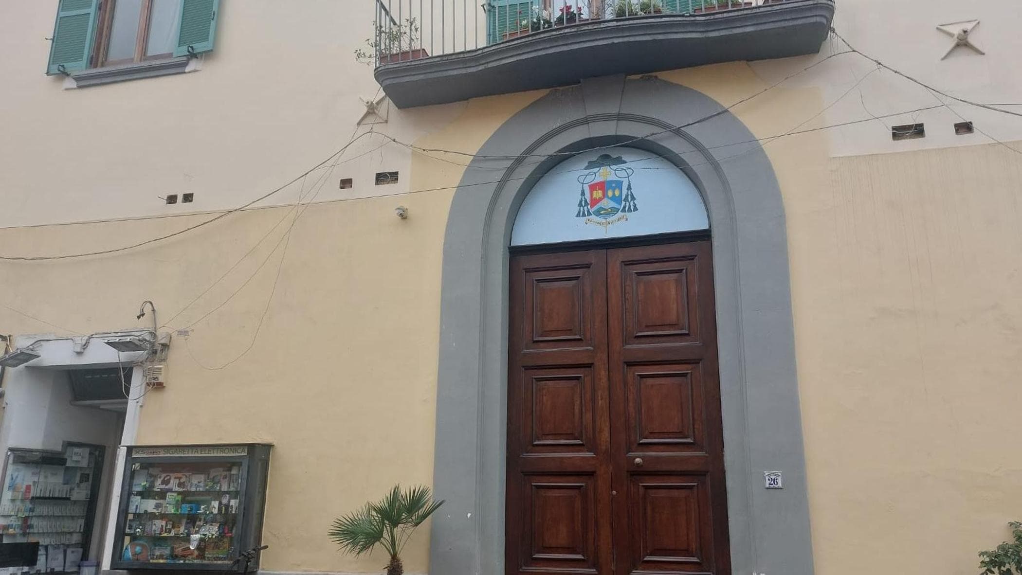 Ischia, lascia il marito per amore del parroco e lui si autosospende ...