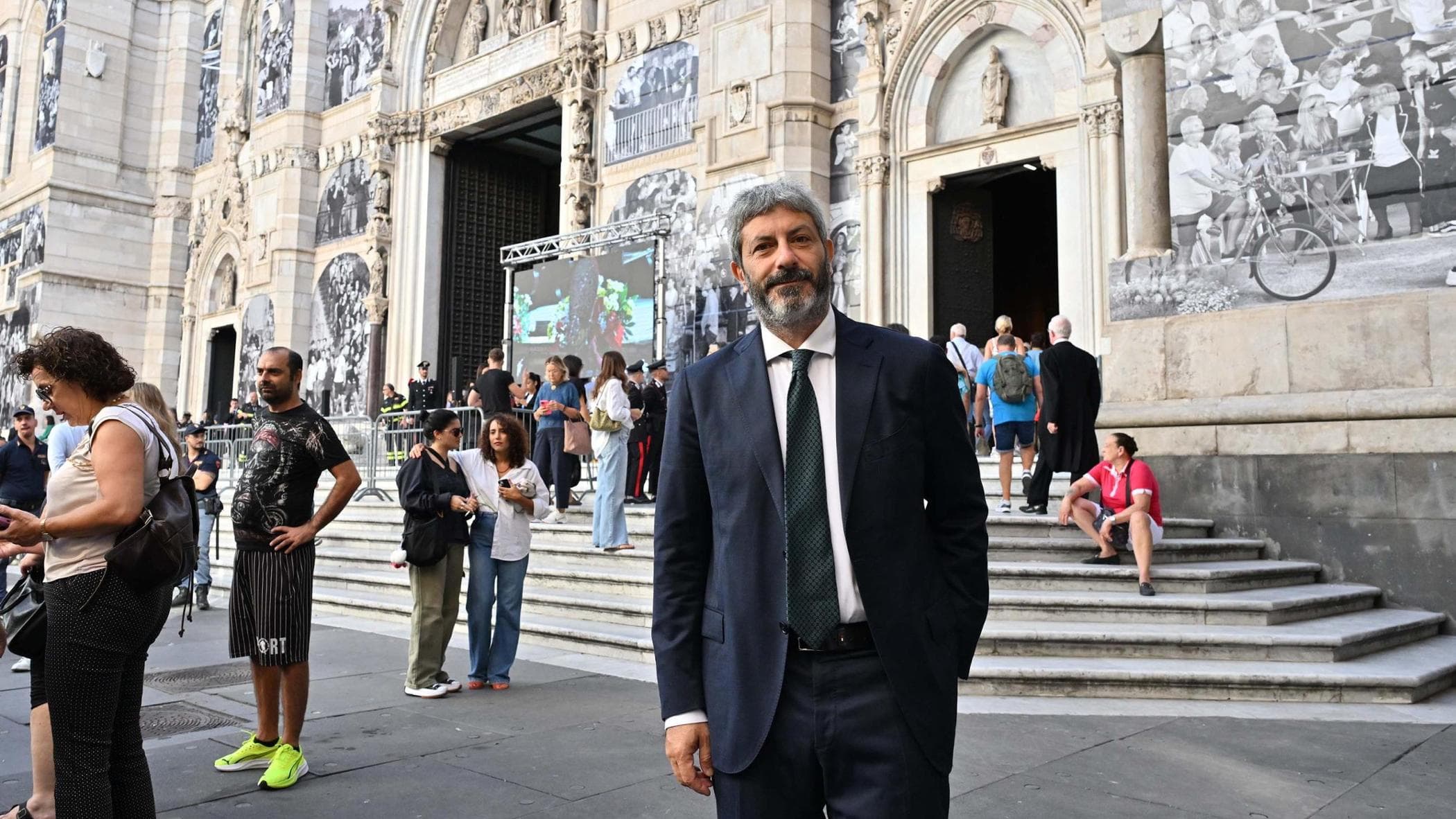 A Pontida cori contro Napoli, Fico: “La Lega deve scusarsi” - la Repubblica