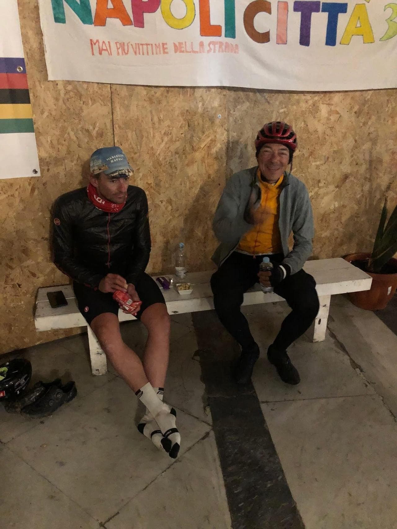 Da Marsiglia a Napoli, l’impresa di 260 ciclisti si conclude in ...