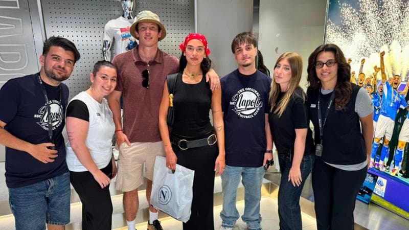 Dua Lipa, viaggio di nozze a Napoli - la Repubblica