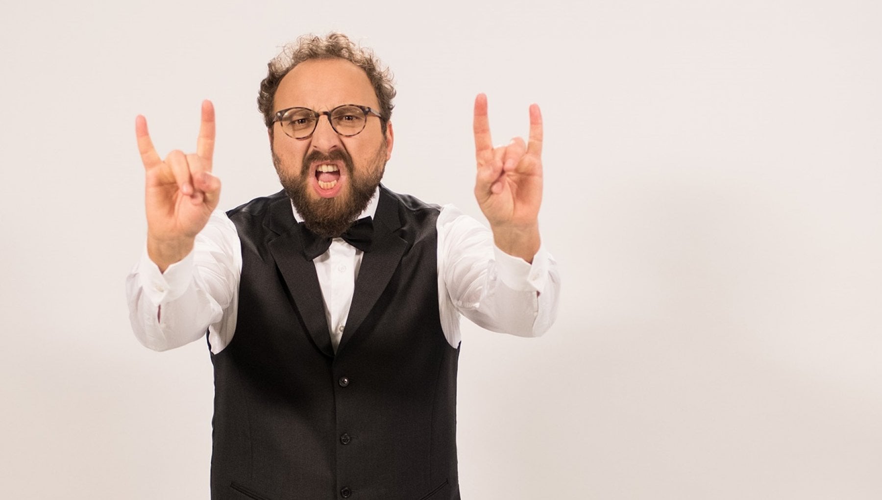 Il siciliano Luca Vullo spiega il linguaggio gestuale in tv e con un ...